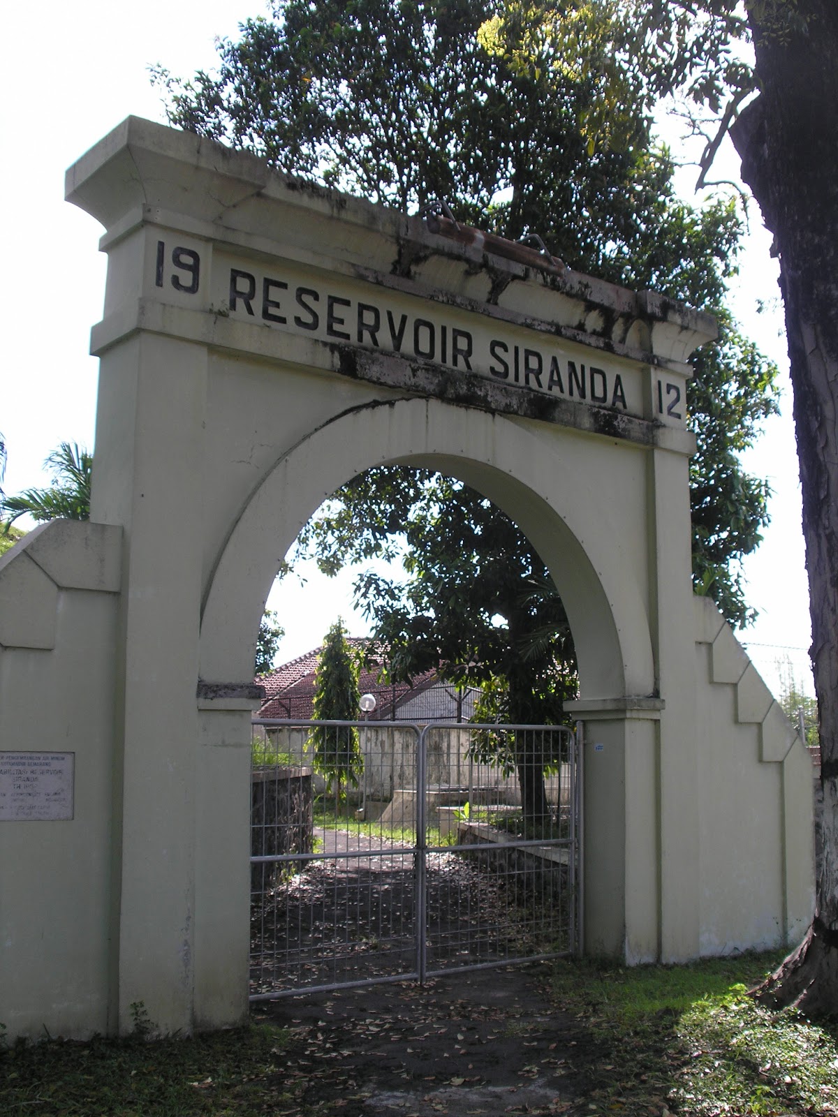 a Walk in Semarang: Siranda Resevoir; a Remaining Piece of Semarang War ...