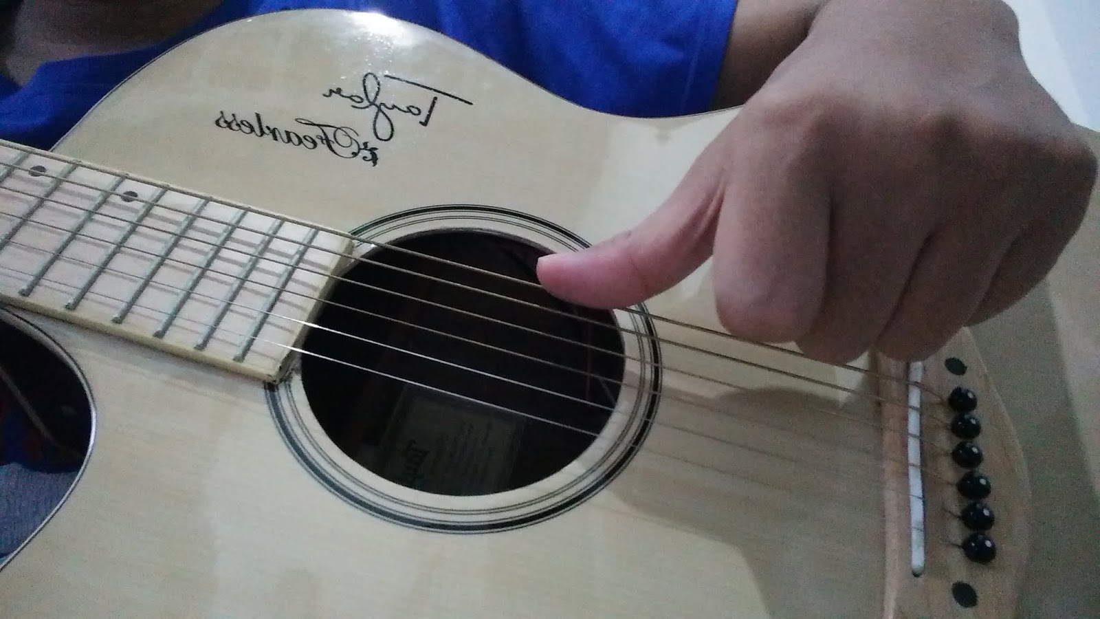 Belajar petikan gitar dengan mudah untuk pemula