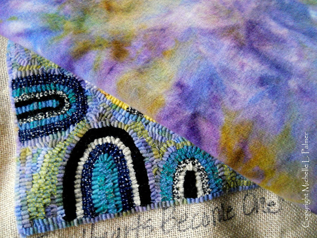 Michelle Palmer: Wool hooked rugs~ color pairing