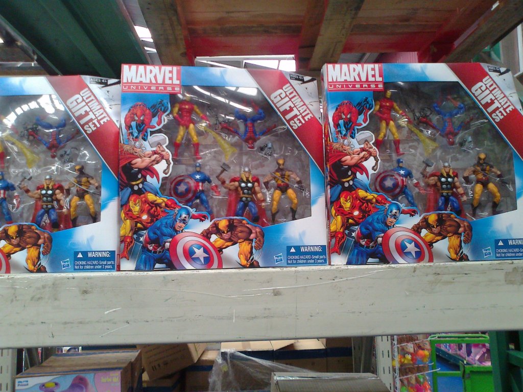 That Figures: NEWS: Marvel Universe ''Ultimate Gift Set'' Spotted At Retail