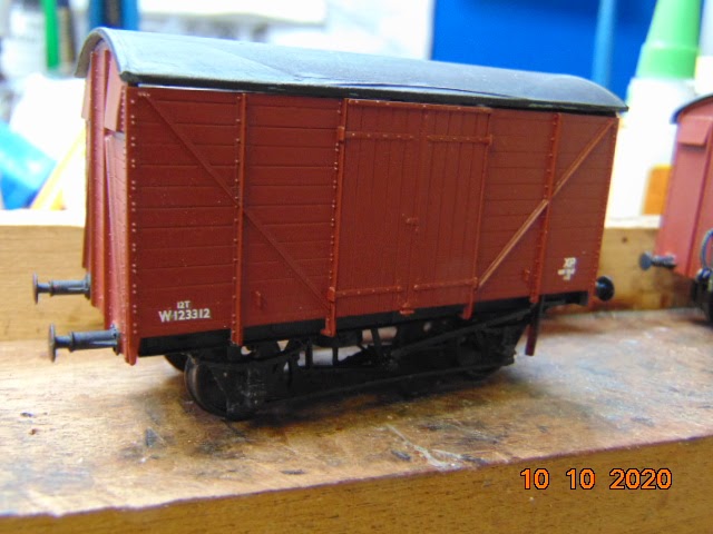 Dorset Railway Modelling: Finished 4mm wagons.