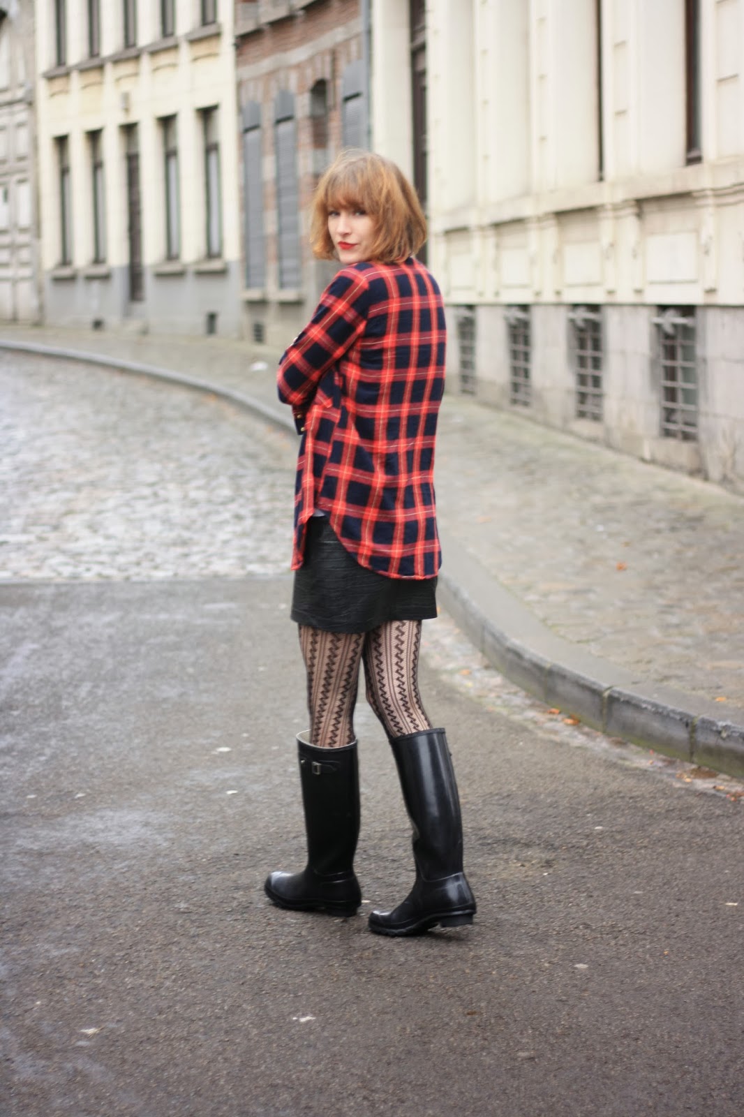 Red tartan & black leather — Made in Faro