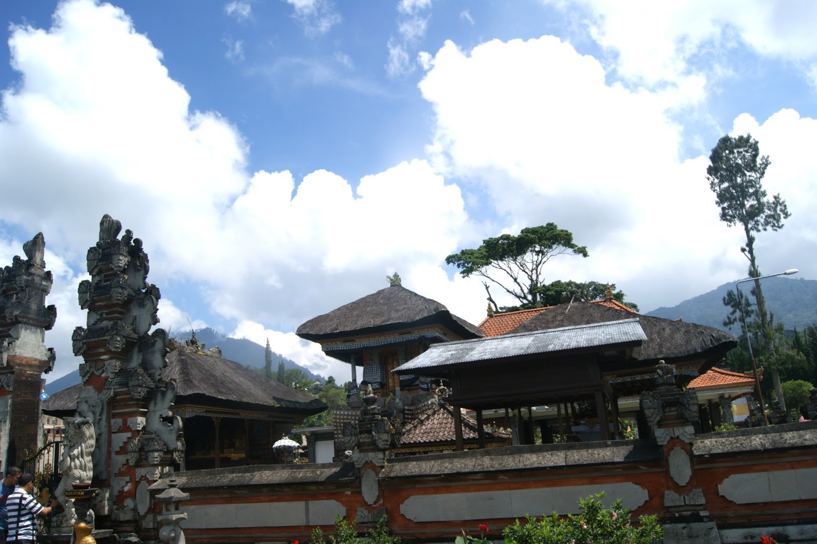 Ulun Danu Beratan, Pura Bersejarah Pulau Bali - Travel Indonesia