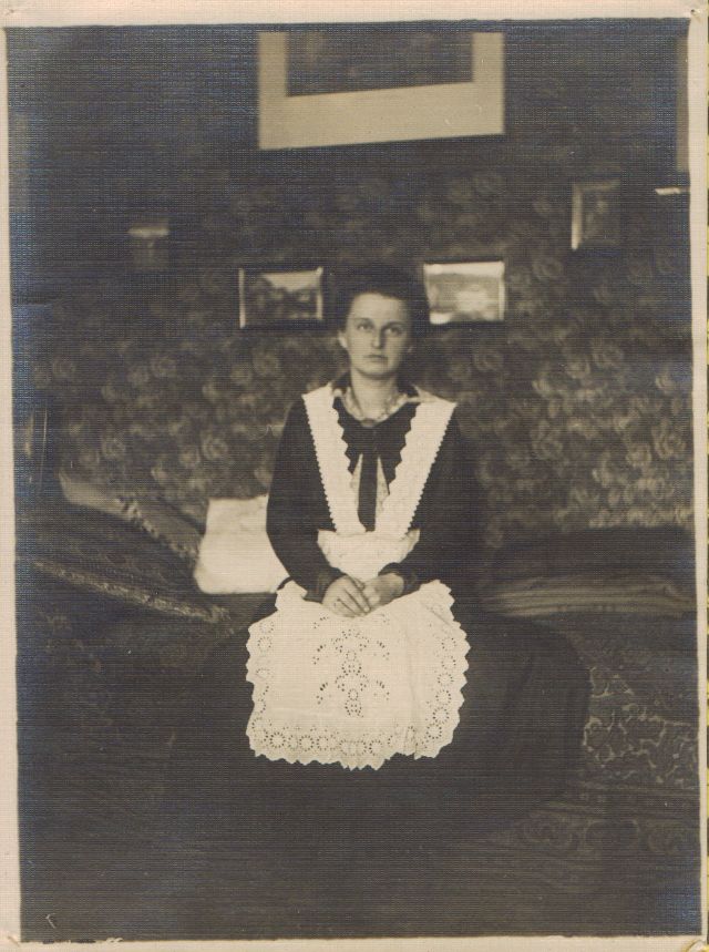 40 Vintage Portrait Pictures of House Maids in the Edwardian Era ...
