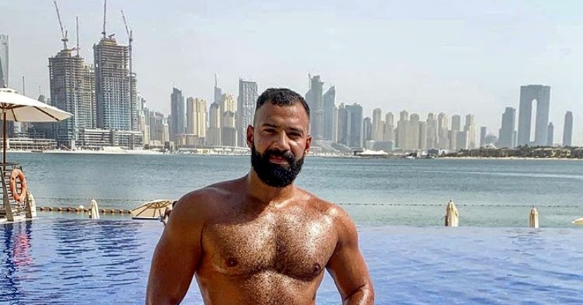 Speedo Musings: Poolside