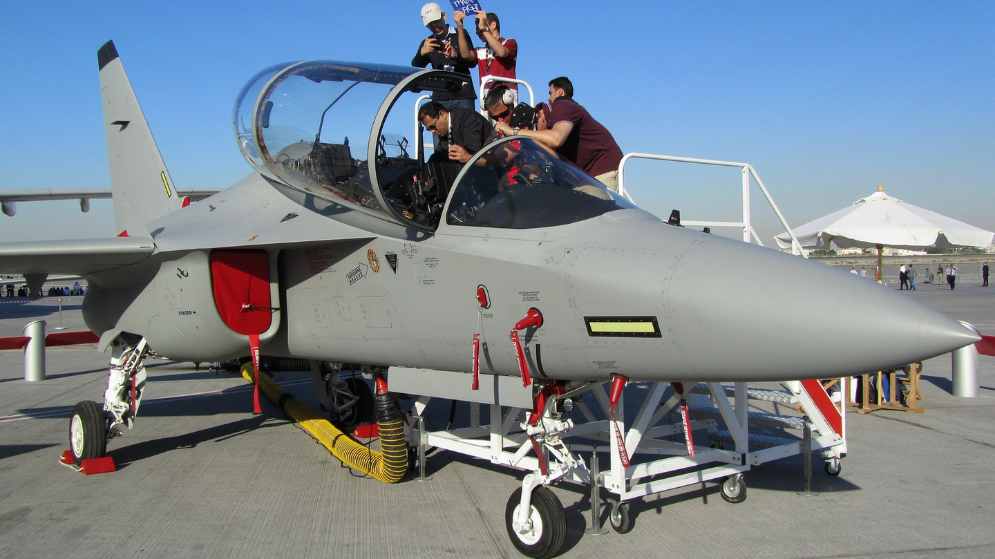 The rhk111 Military and Arms Page: The FA-50 Golden Eagle versus the M ...