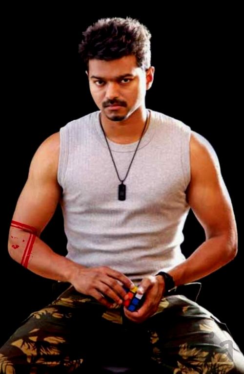 Ilayathalapathy Vijay's Latest Stills, Wallpapers From Thuppaki Movie ...