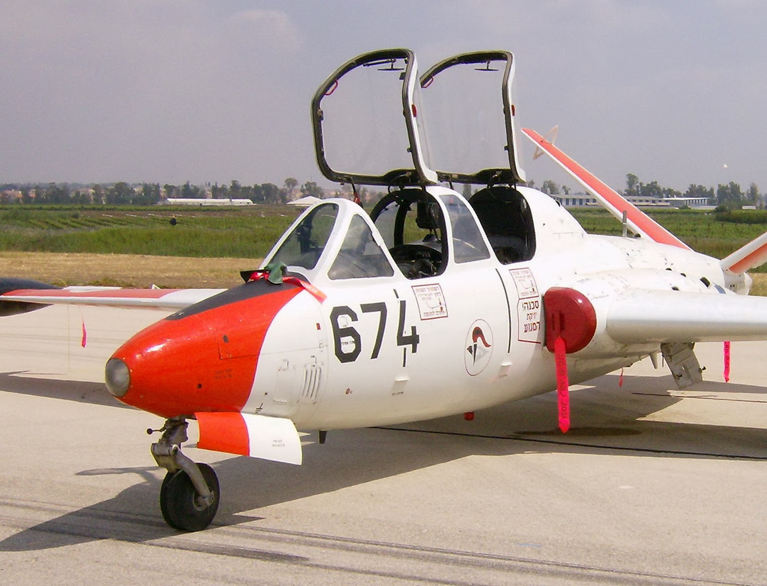 PHILATELIE et AVIATION MILITAIRE: FOUGA MAGISTER sur ISRAEL