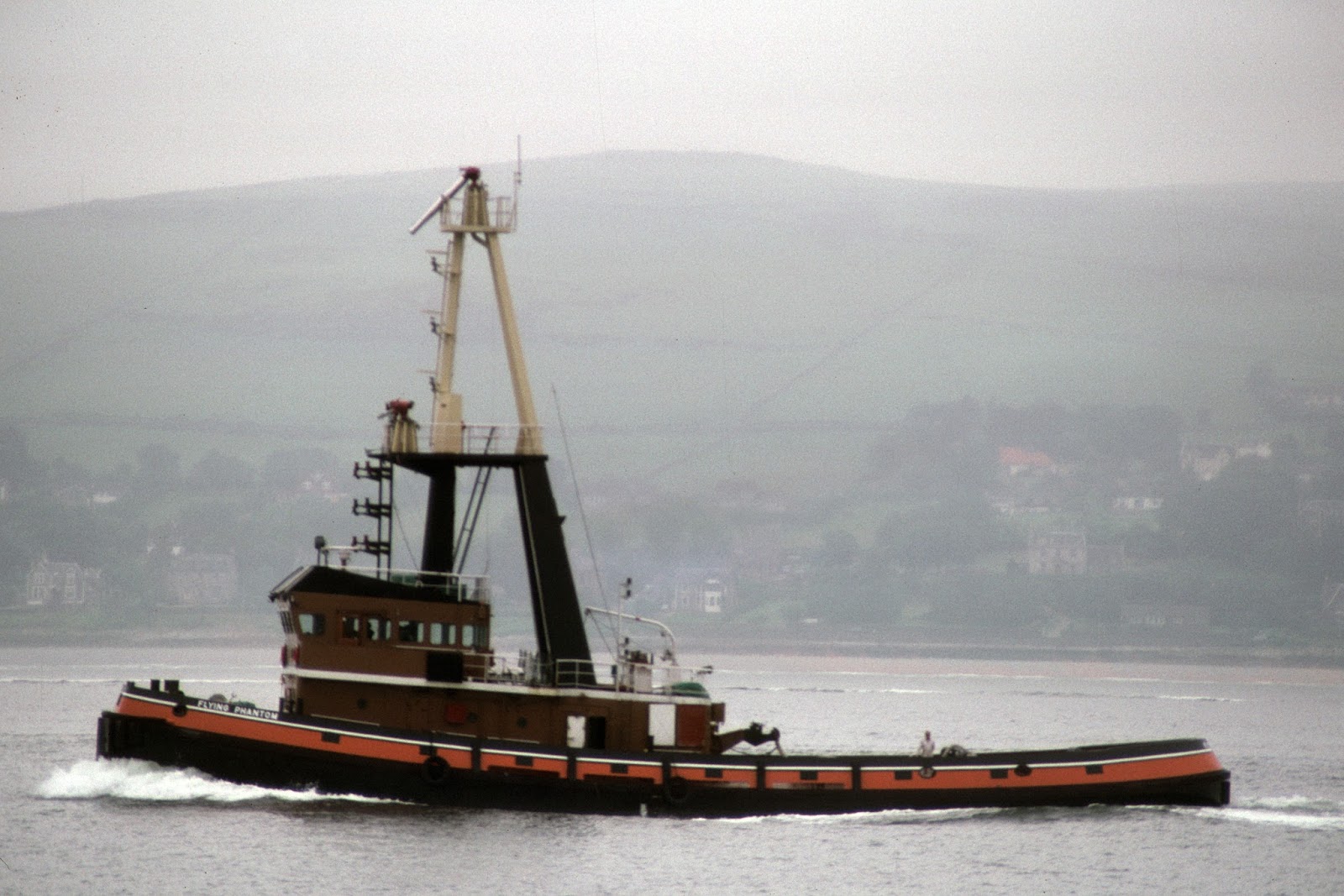 BRIAN'S SHIPPING PHOTOS: FLYING TUGS CLYDEBANK