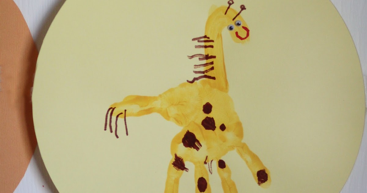 sweet and lovely crafts: handprint giraffes