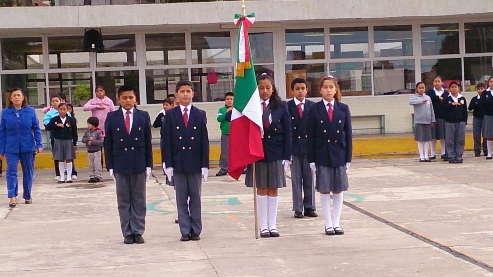 ESC. PRIM. JUSTO SIERRA : ENTREGA DE BANDERA