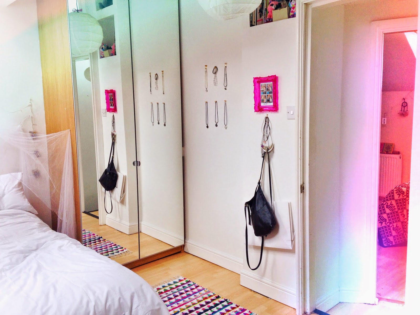 TWO PEACE: ROOM TOUR - Meg's room!!
