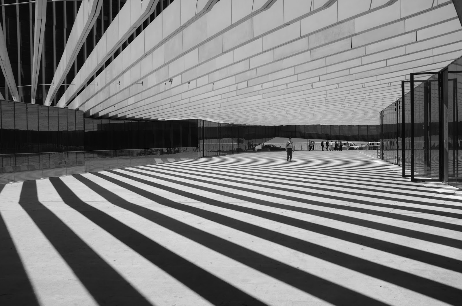 sorumbático: Luz - Entrada do novo edifício da sede da EDP, em Lisboa