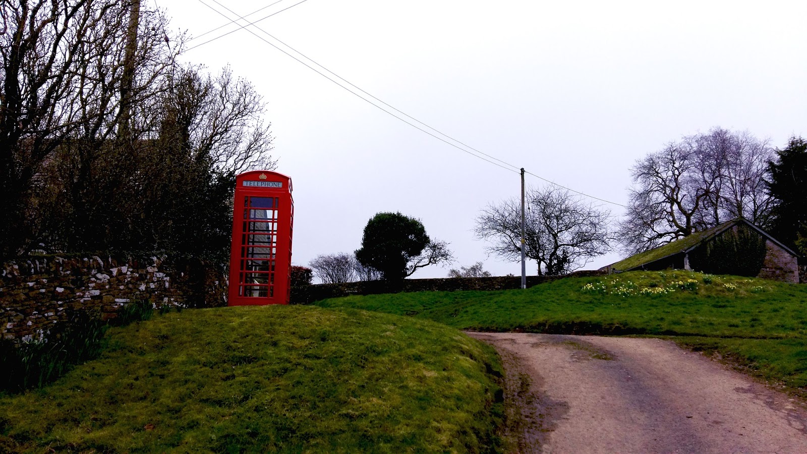 Cotswolds Travel: A Foggy Spring Round Miserden and Caudle Green