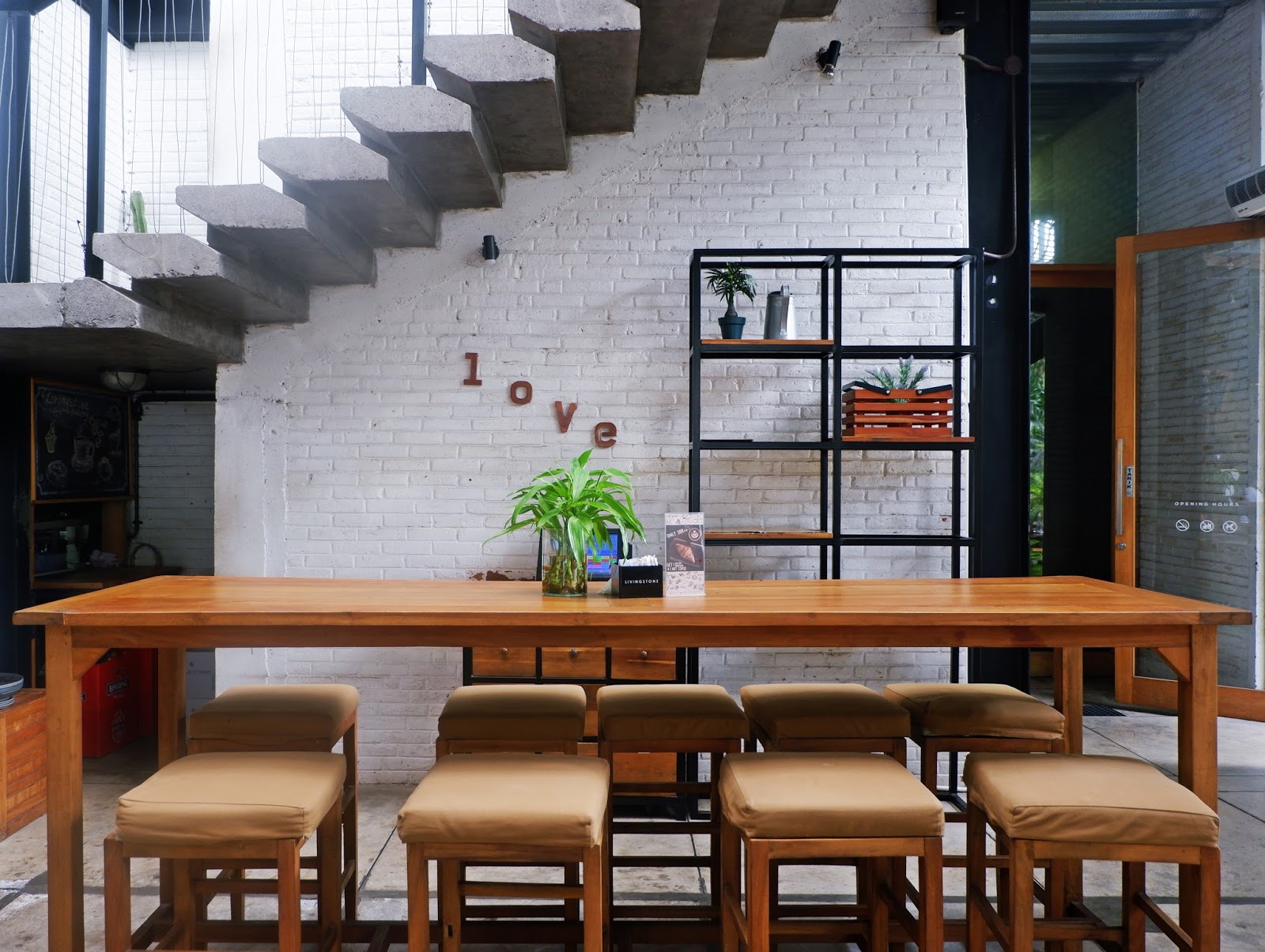 LIVINGSTONE CAFE & BAKERY, PETITENGET, BALI - Icha Khairisa