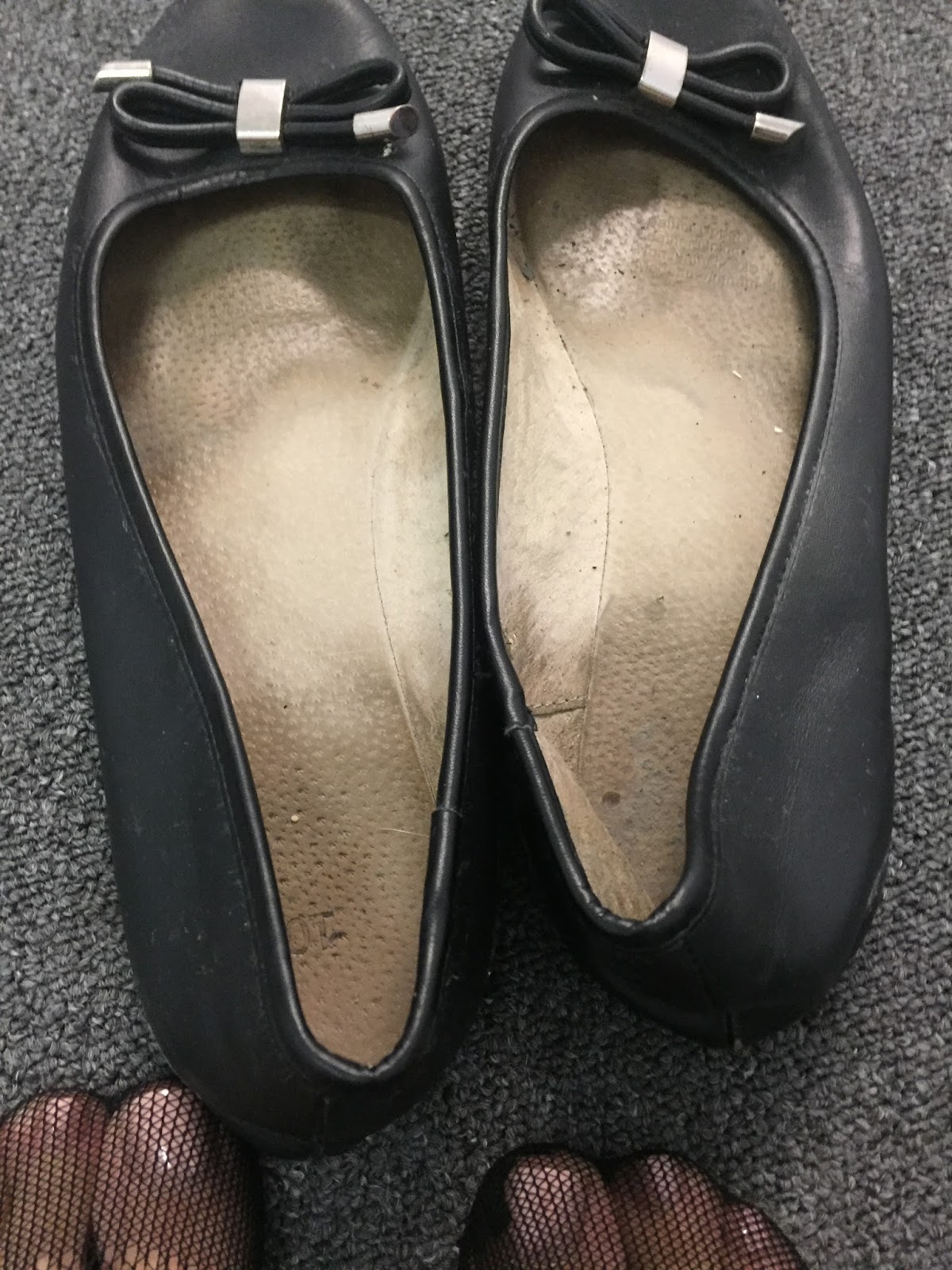 Briddys Feet: Off to ballet straight from work in really trashed black ...