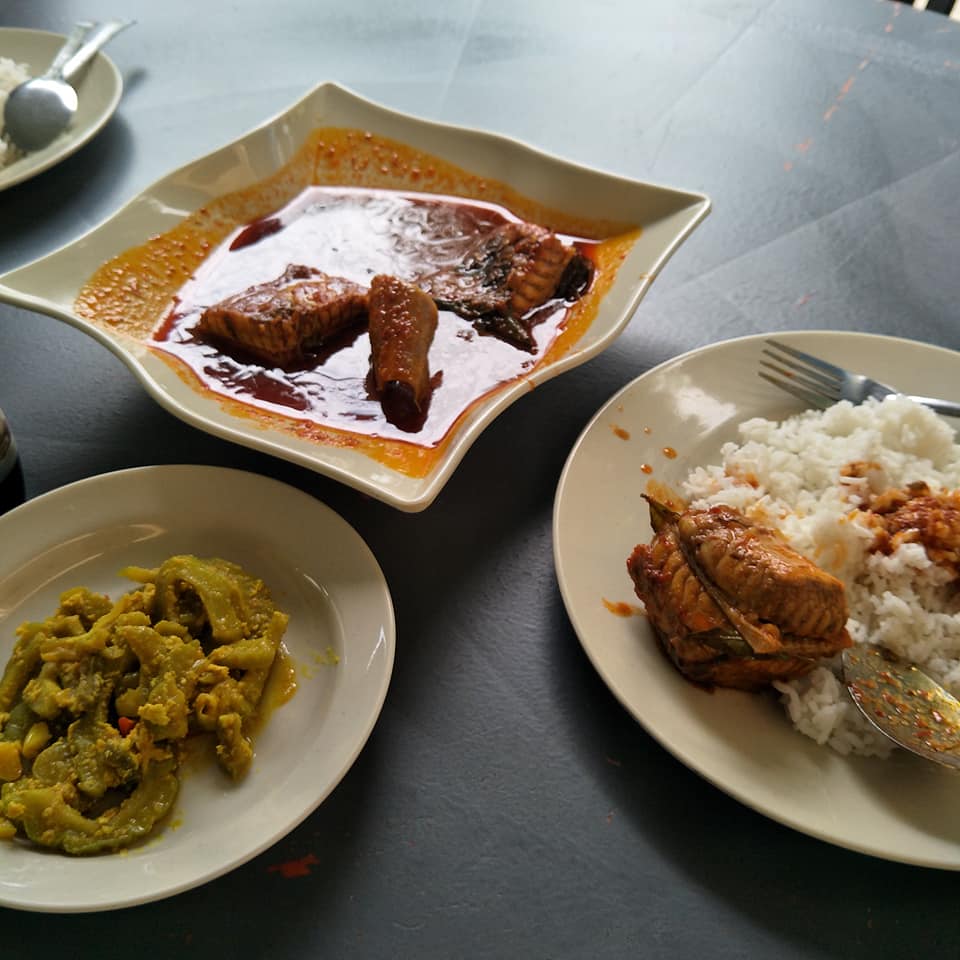 MAKAN OYSTER DI TIRAM MUAR OYSTER