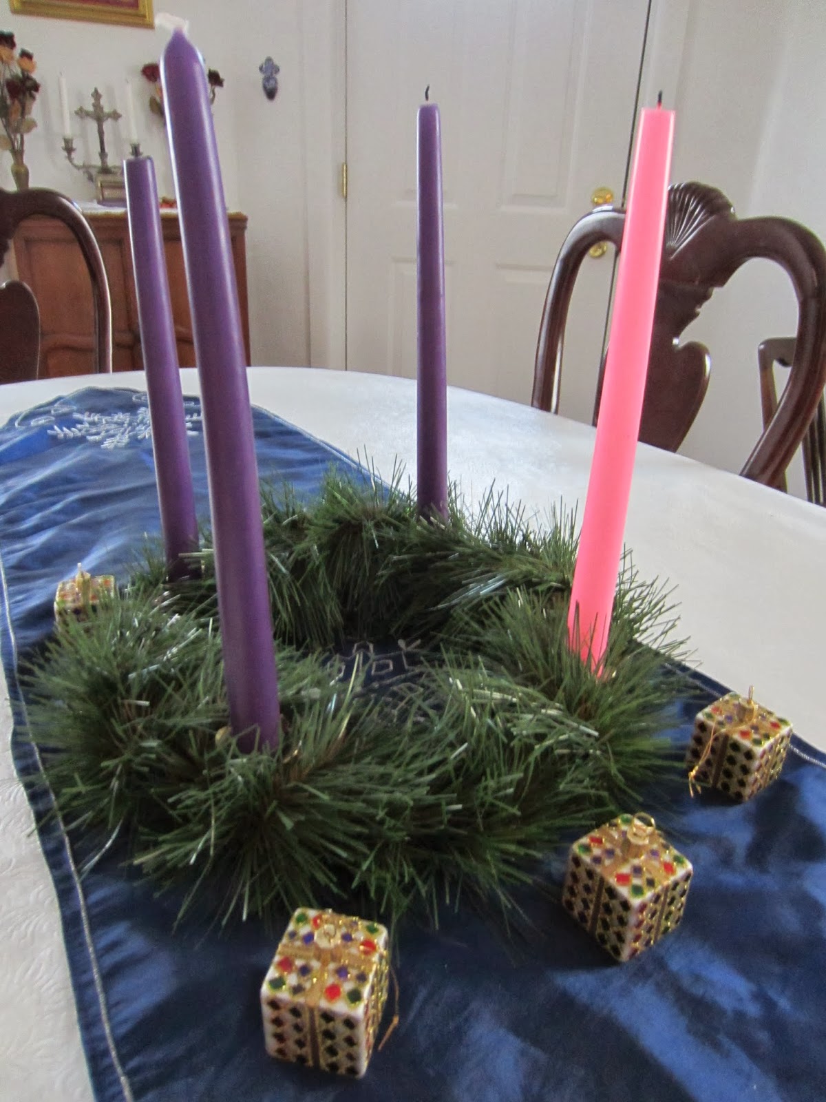 Splendor in the Home: Ideas for Keeping Advent and Christmas Holy