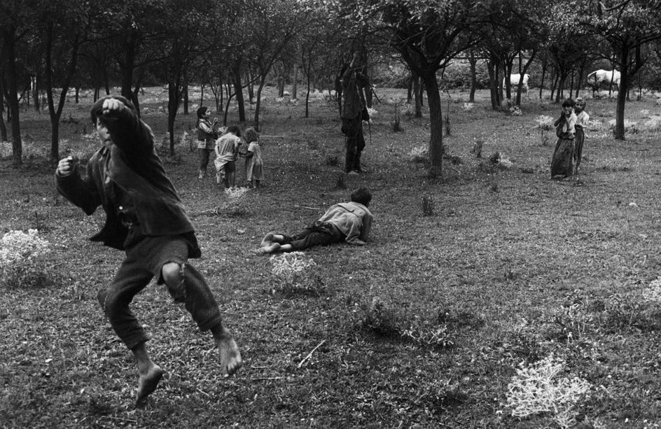 20 Black and White Photographs of Gypsies From Between the 1960s and ...