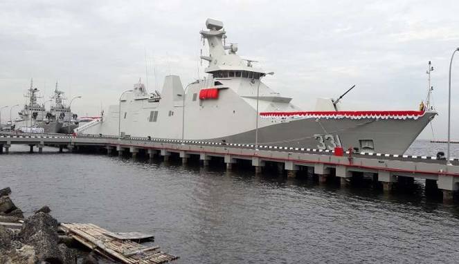 DEFENSE STUDIES: KRI RE Martadinata 331 Perkuat Armada TNI AL di ...