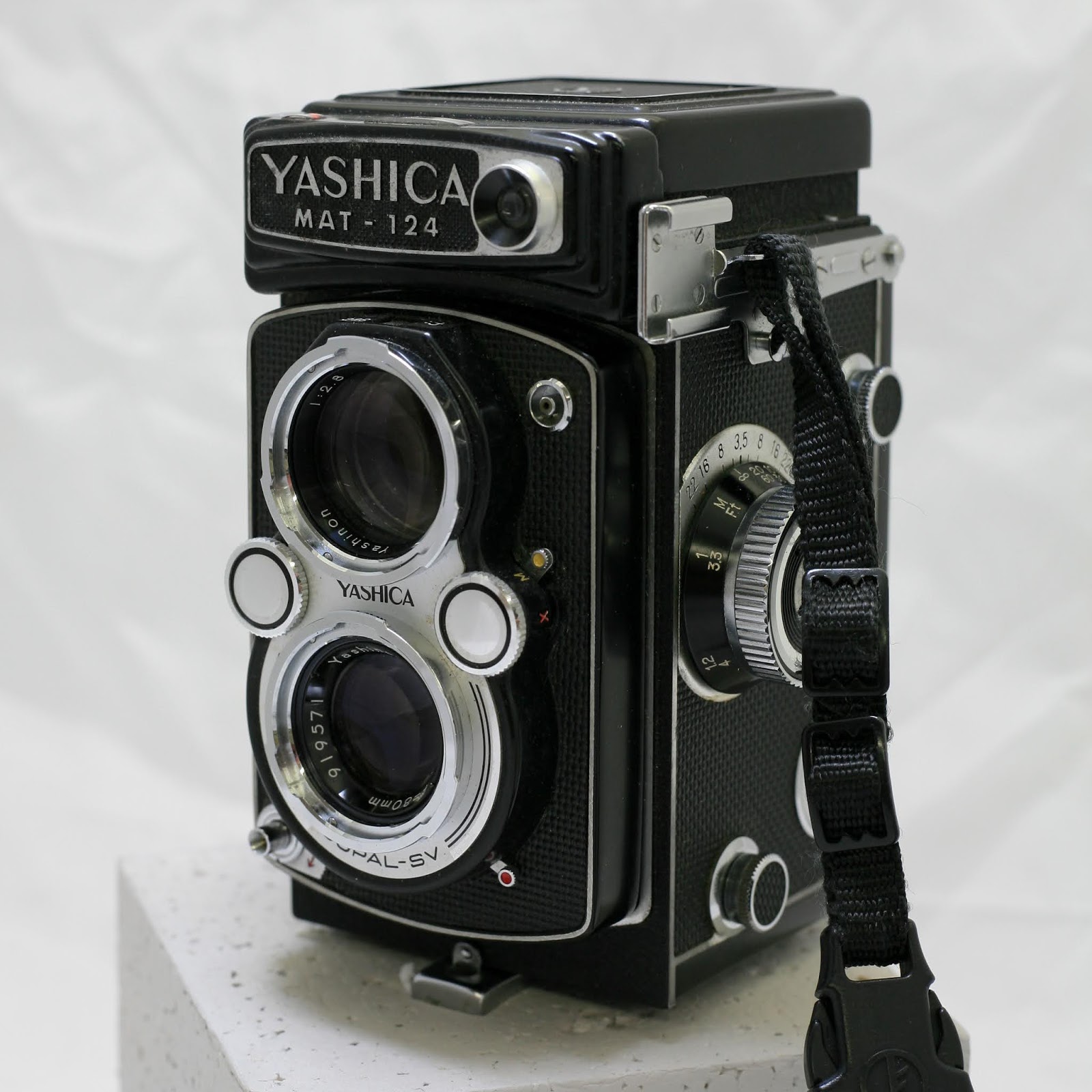 Random Camera Blog: Twin lens reflex cameras