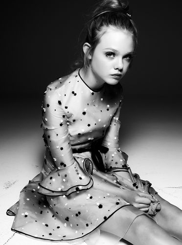 The Fanning Sisters Dakota Fanning, EDITORIALS, Elle Fanning, HOME, it ...