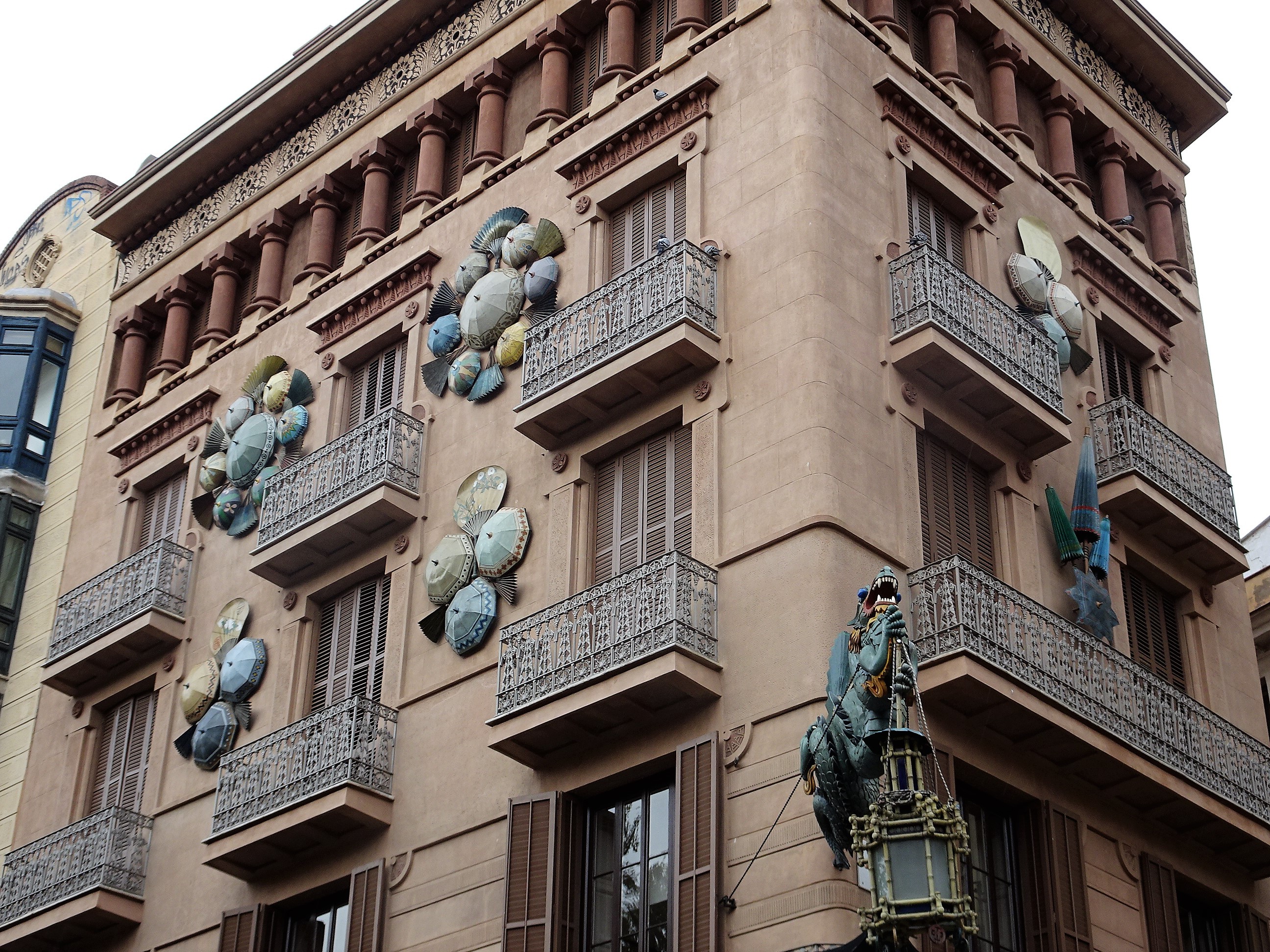 Redescubriendo Barcelona y más allá 2: 09/09/2020 Casa Bruno Cuadros III