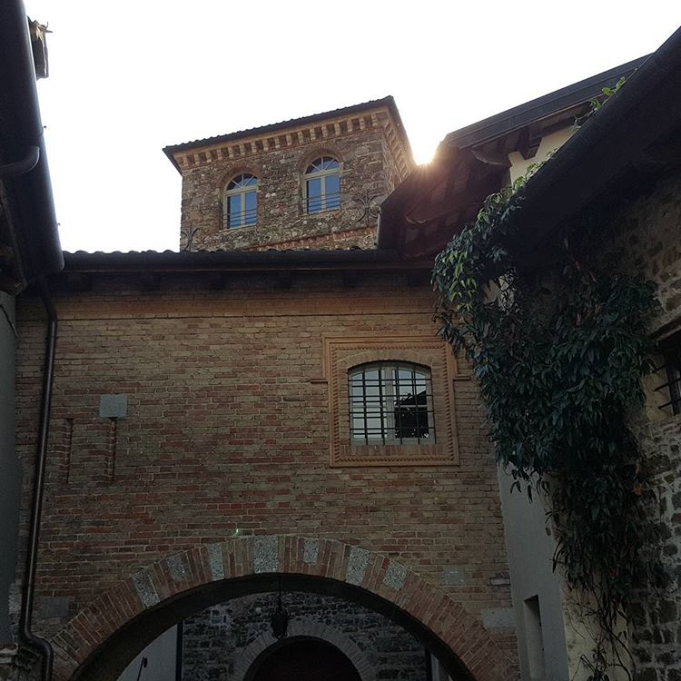 Italia Parallela: La tormentata storia del castello di Buttrio Italia Parallela: La tormentata storia del castello di Buttrio