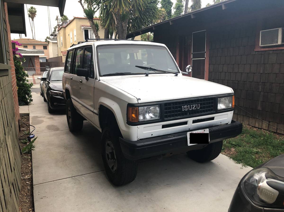 Hold My Jackaroo: 1991 Isuzu Trooper - DailyTurismo