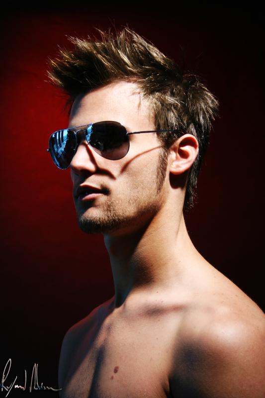 L'Homme du Jour: ALEX LAGO