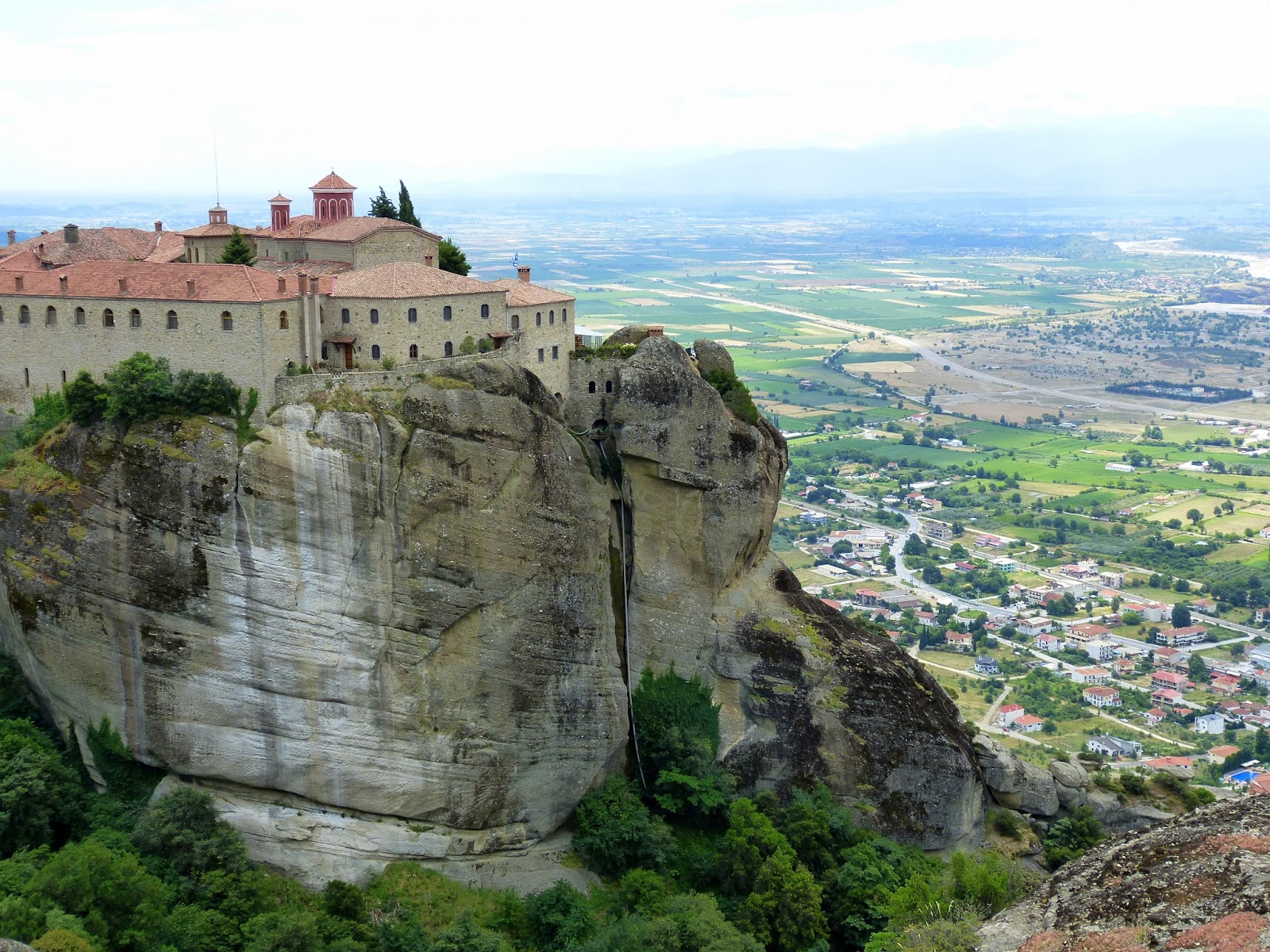 The Italian Backpacker: Touching the sky: the monasteries of Meteora