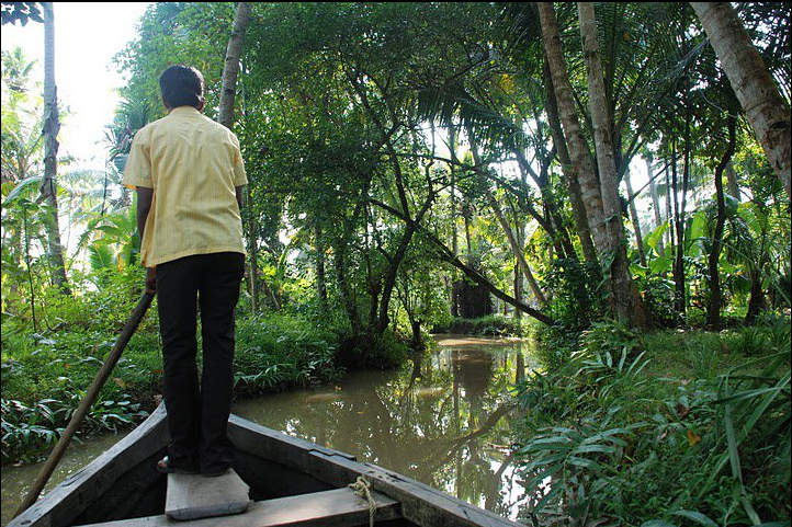 KERALA TOURIST GUIDE: MANDROTHURUTHU (munroe island)