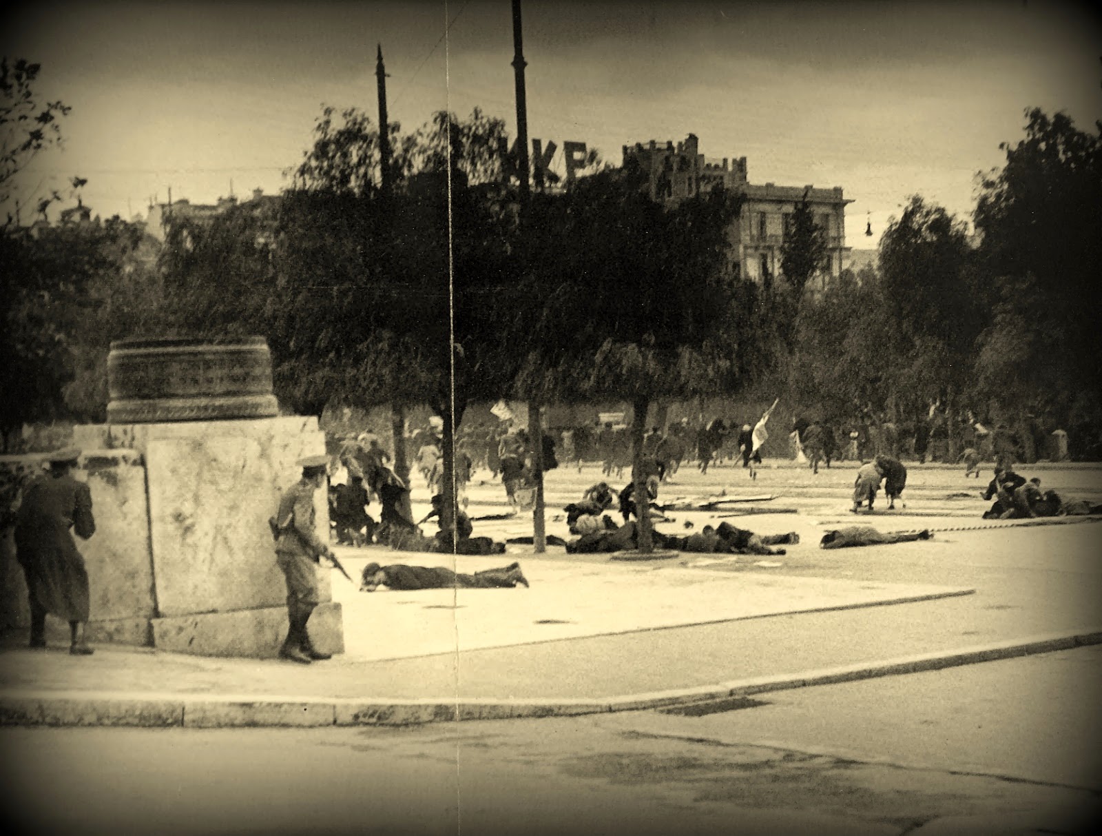 ΙΣΤΟΡΙΑ ΕΛΛΗΝΙΚΗ ΚΑΙ ΠΑΓΚΟΣΜΙΑ : ΔΕΚΕΜΒΡΙΑΝΑ 1944 (ΜΕΡΟΣ Β')