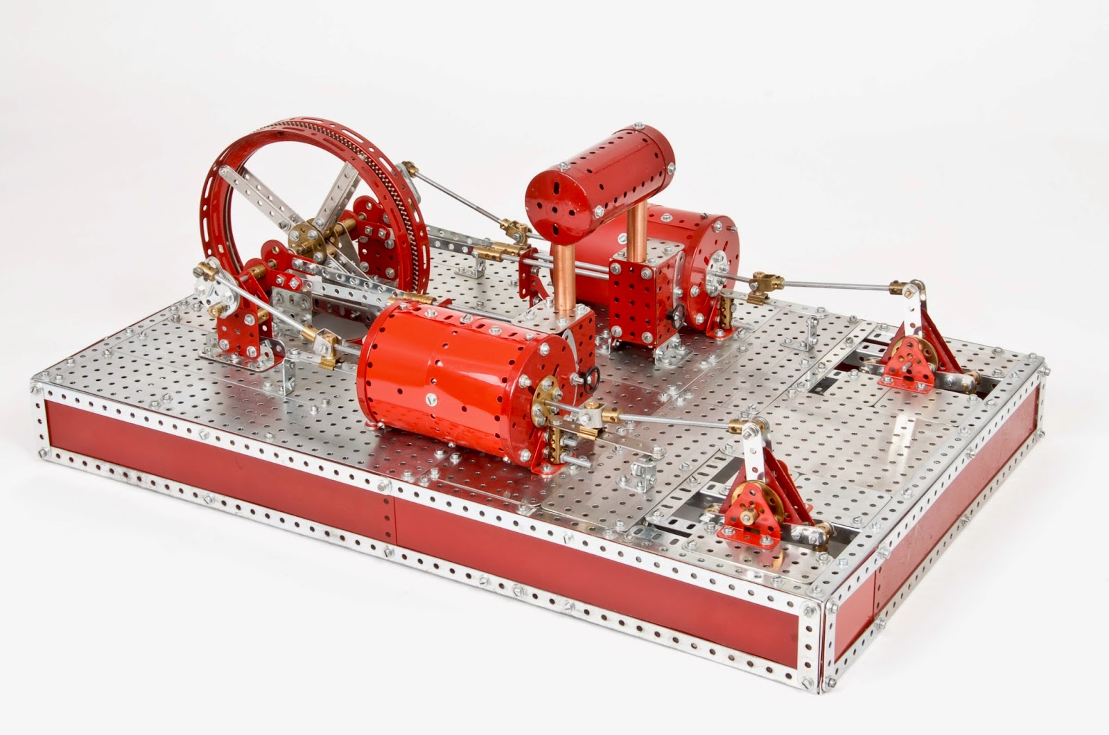 Ralph and Sue's Meccano News: Look what followed us home...