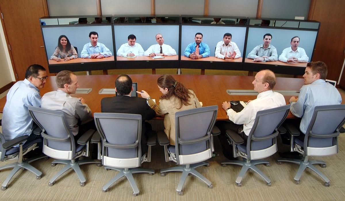 Organizing Effective Remote Team Meetings - Tech Quark