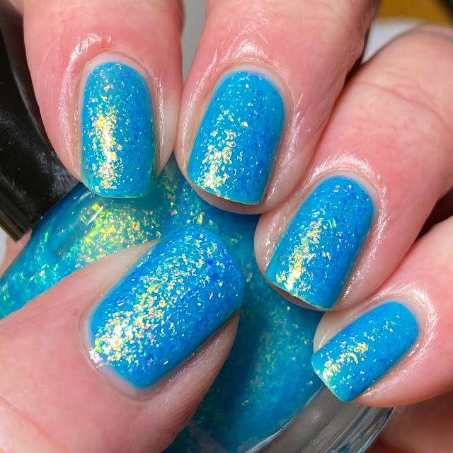 Canadian Nail Fanatic: Blue Shells