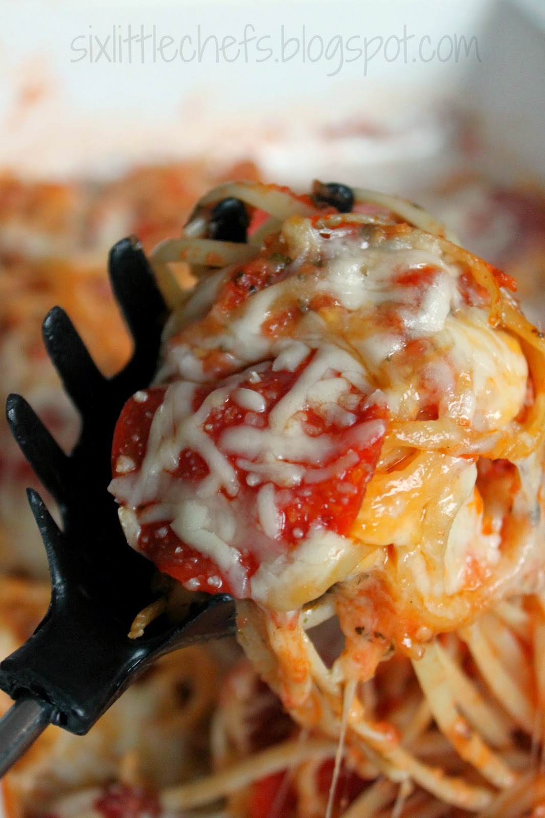 Six Little Chefs: {Baked} Pizza Spaghetti