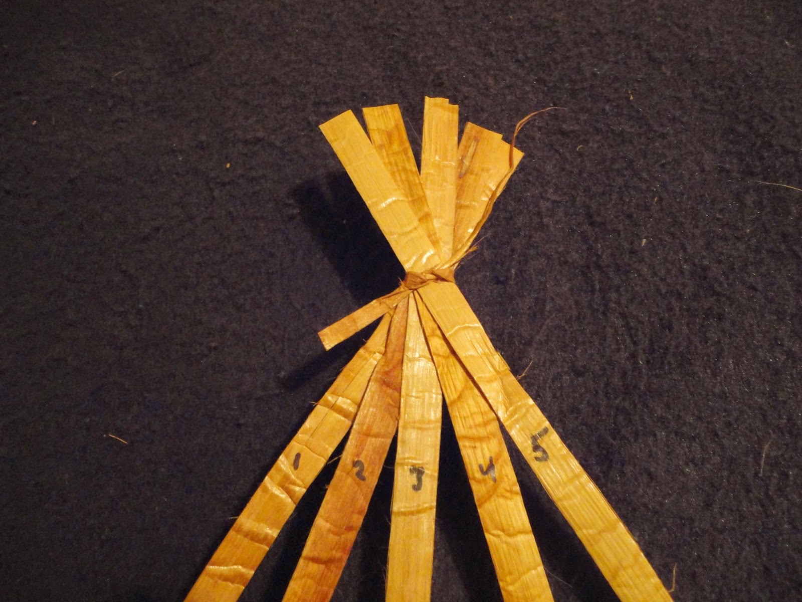 Giihlgiigaa - Haida Weaver: How to Braid a Headband