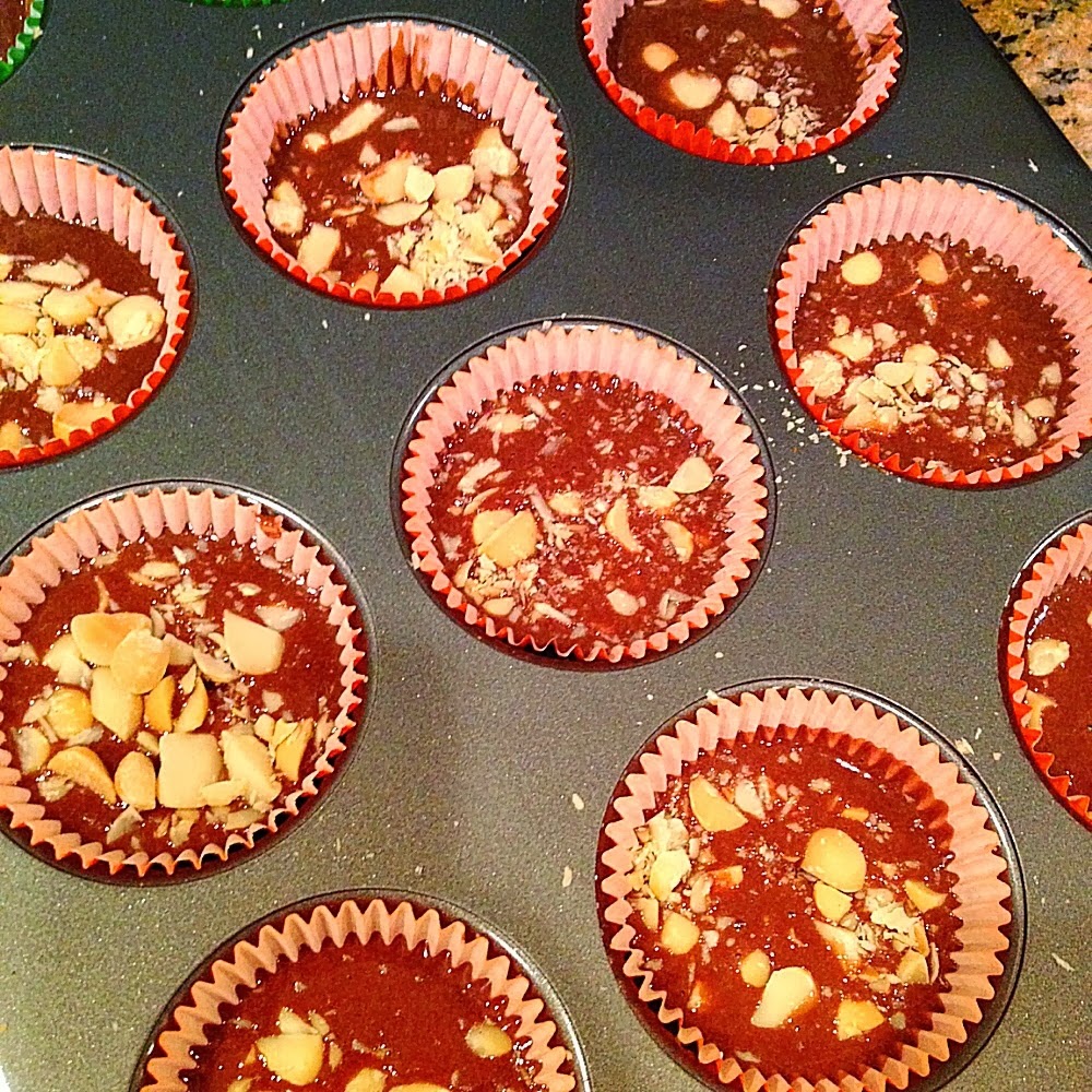 Sea Jay's Cupcakes: Chocolate Macadamia Nut Cupcakes with Caramel ...