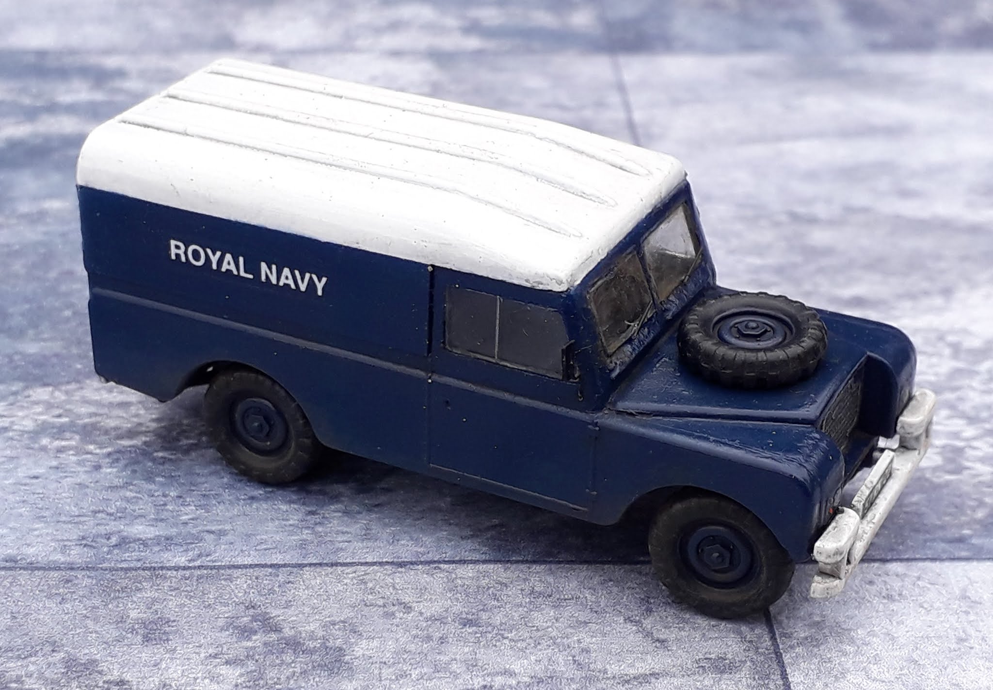 Airfix 1/76 LWB Land Rover (Hard Top) & Trailer (A02324) - - The Airfix ...