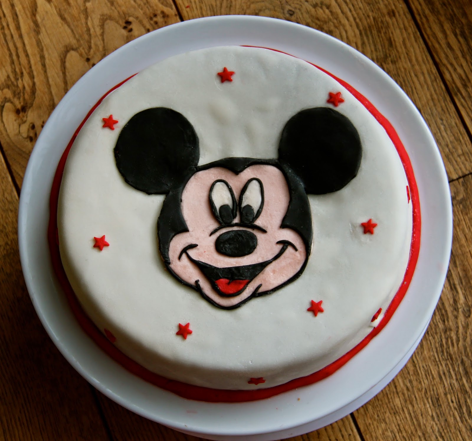 Le mercredi c'est ... TARTINES ! : Pâte à sucre : le gâteau mickey