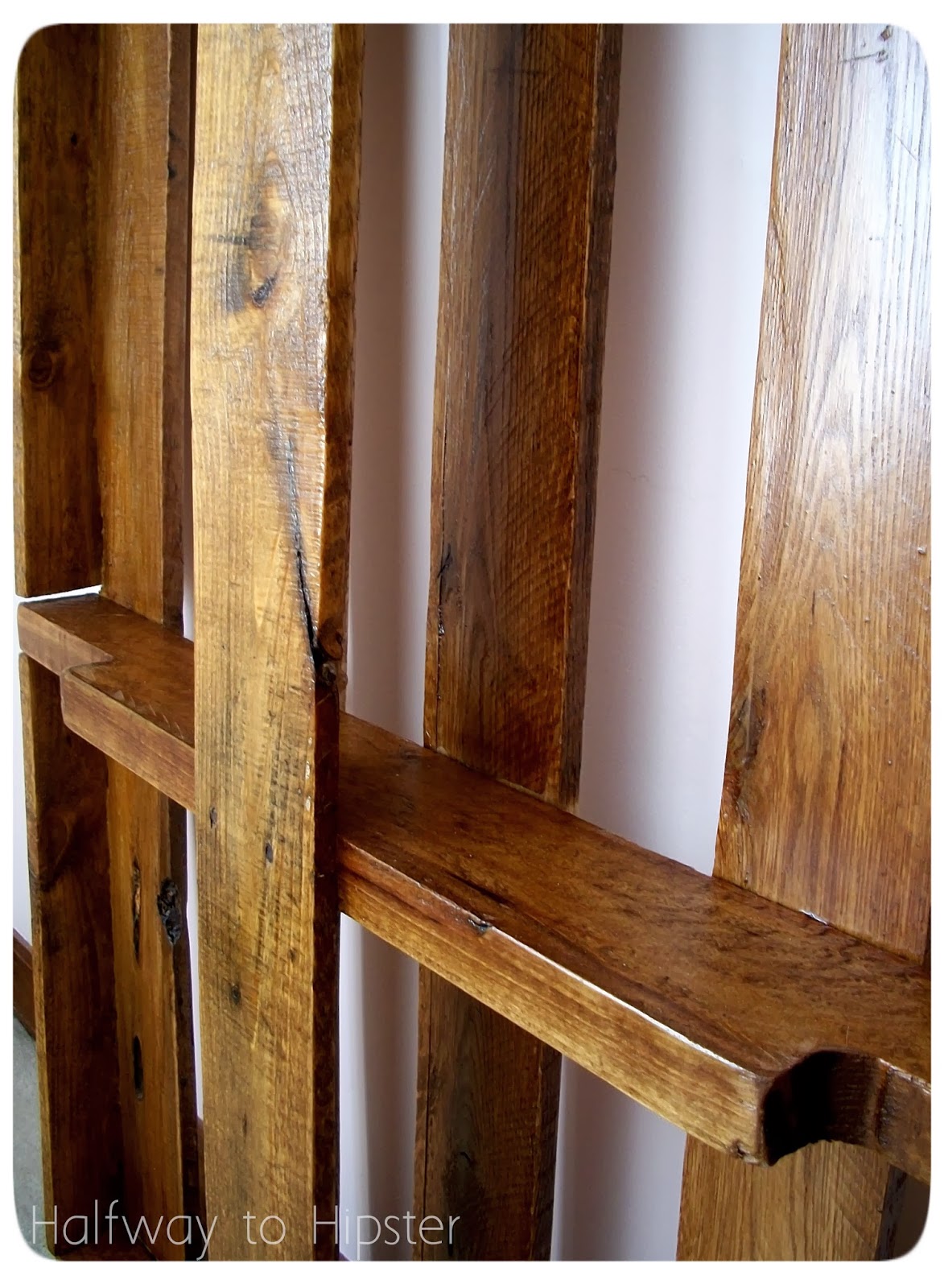 Halfway To Hipster: DIY Pallet Shelf