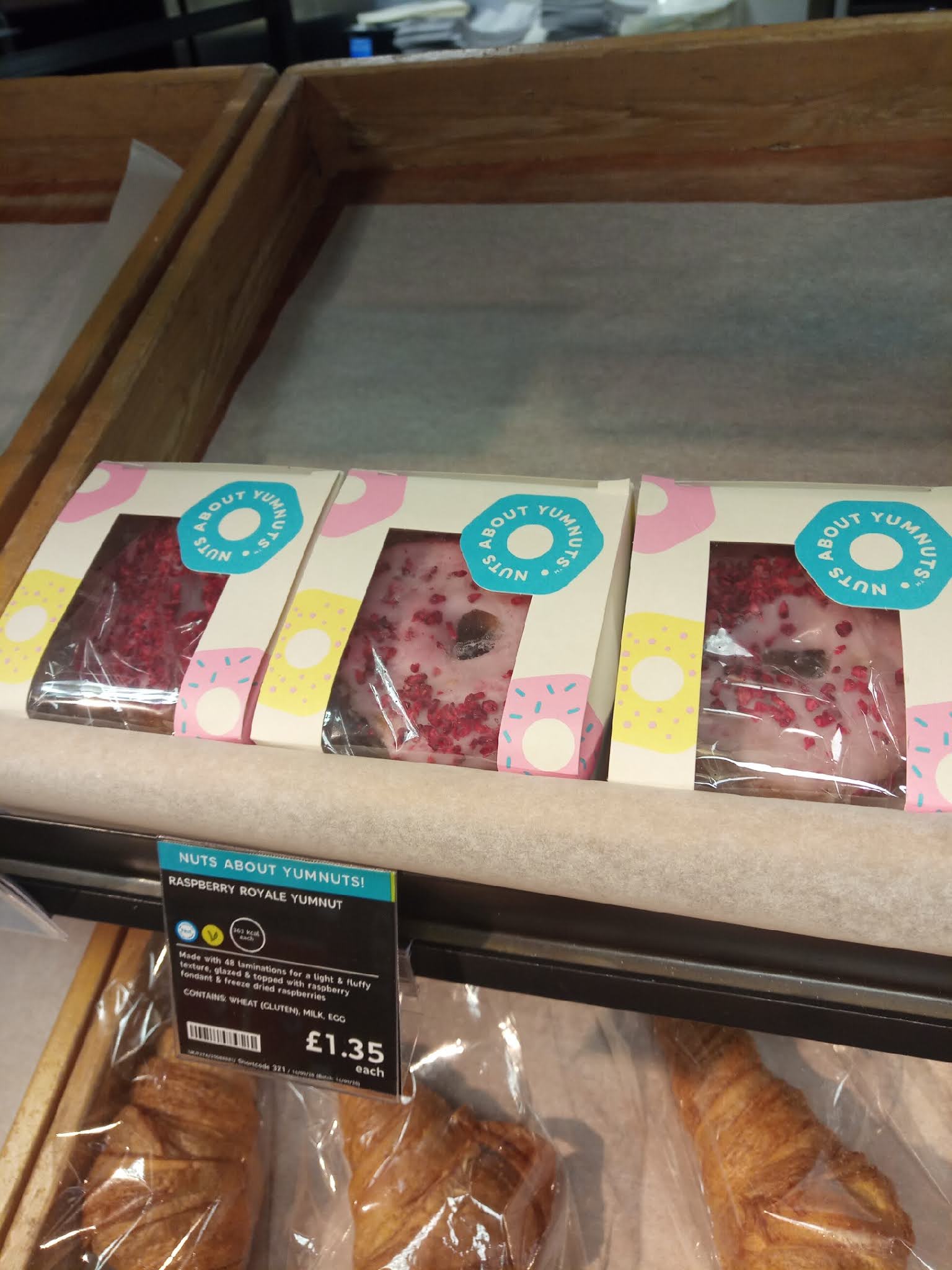 Supersupergirl's Food Reviews: M&S Marks and Spencers Yumnut and new ...