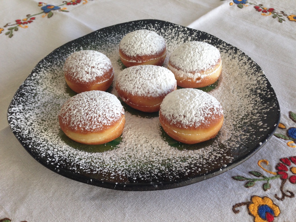 HOMEMADE SLOVENIAN FOOD : PUSTNI KROFI - SLOVENIAN CARNIVAL DOUGHNUTS
