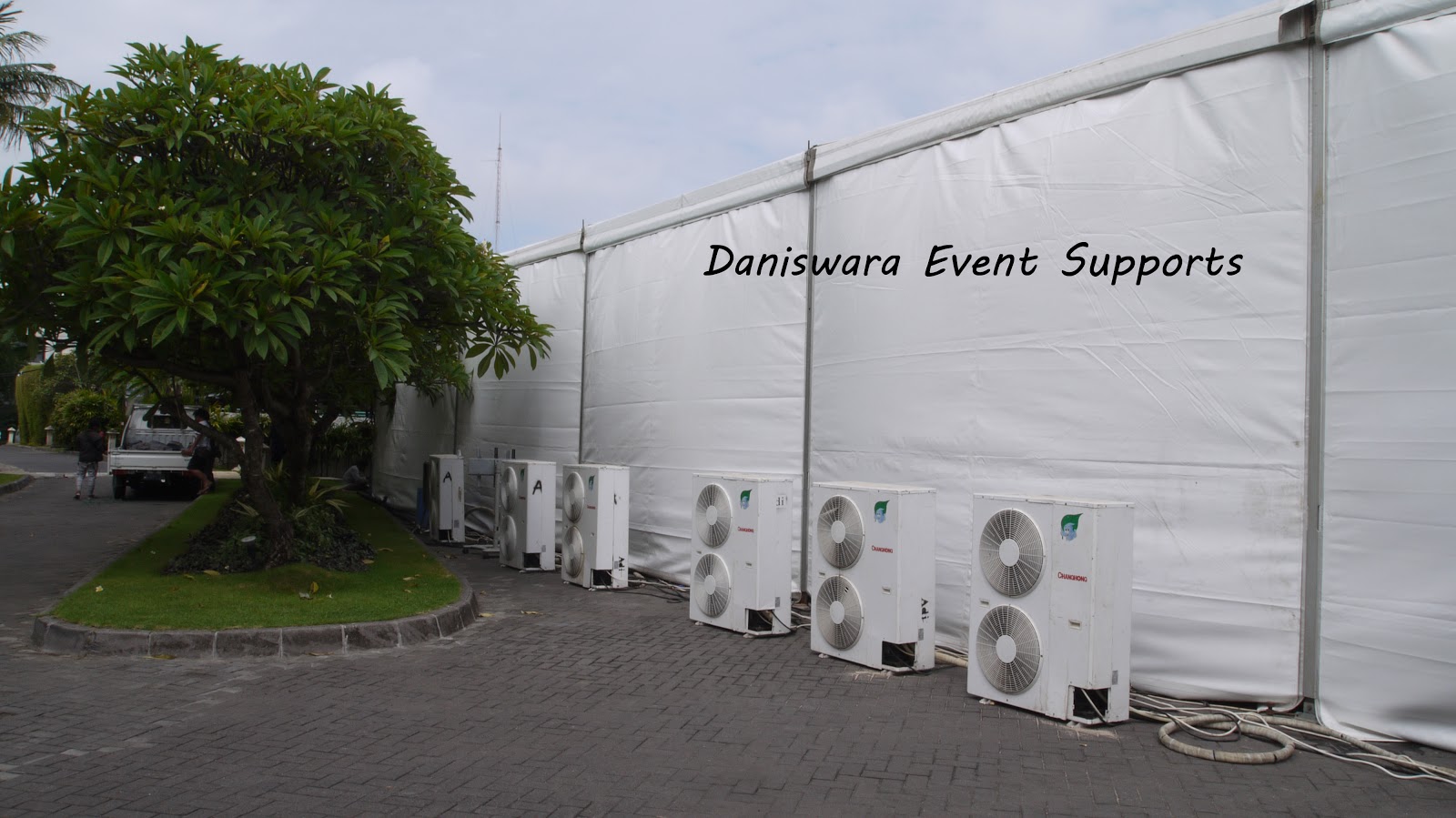 SEWA TENDA DAN PERALATAN PESTA DI BALI: TENDA