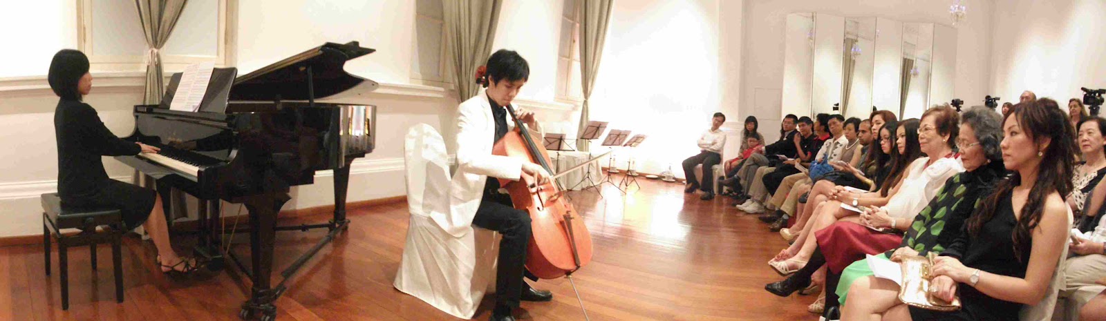 pianomania: LIVING WITH... MRS ILANO'S CELLO FAMILY / Review