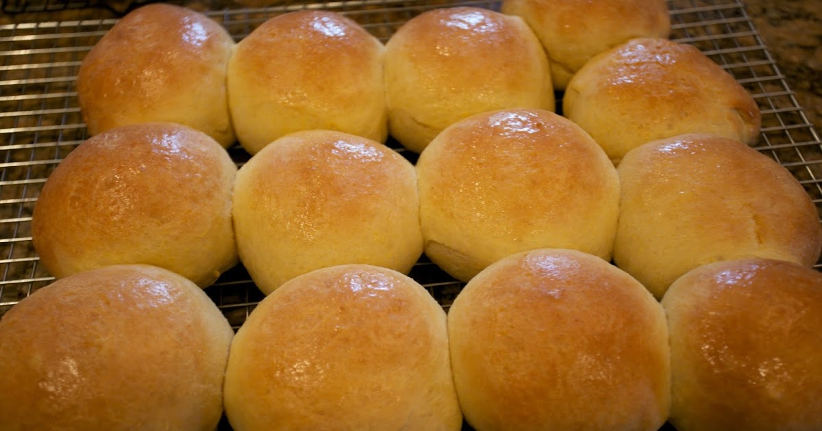 Fluffy Cornmeal Dinner Rolls