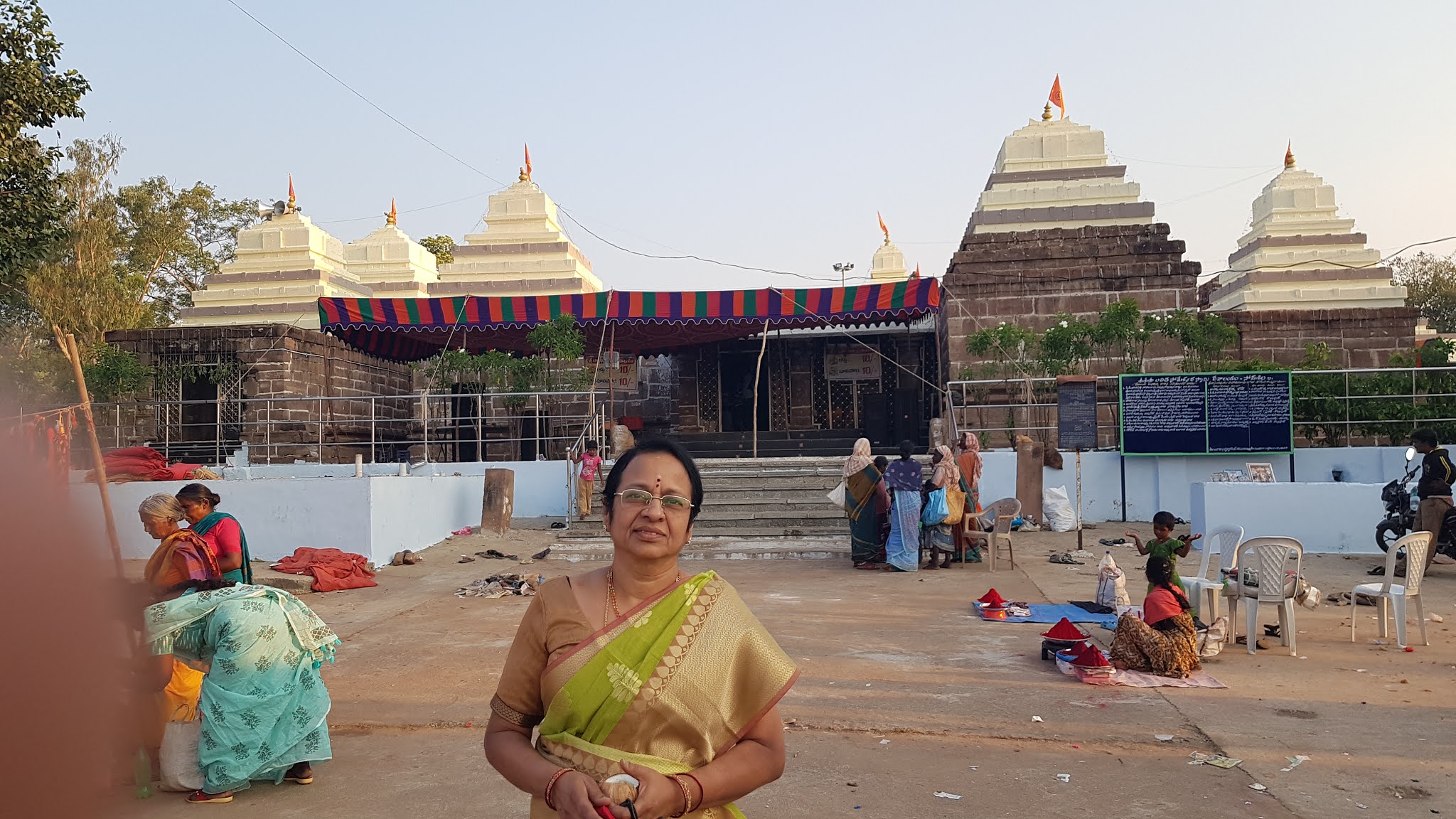 Raghu's column!: Sri Lalitha Someshwara Swamy Temple, Somasila.