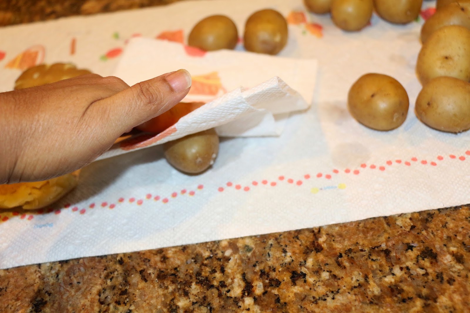 Yum! Yum! Yum!: Crispy Cracked Potatoes ( Step - by - Step)