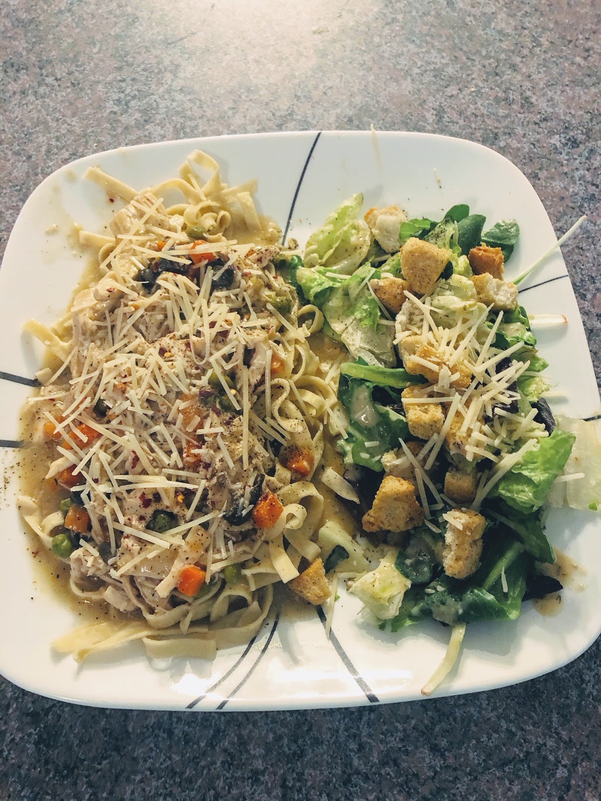 Tiff's Kitchen: Slow Cooker Chicken and Gravy with Carba-Nada Noodles